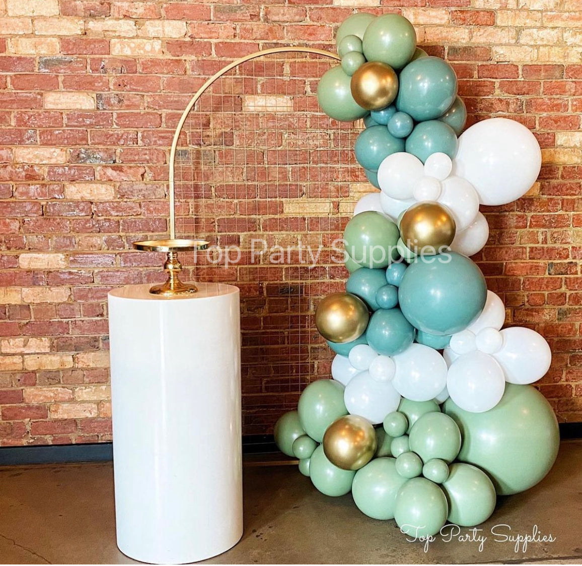 Gold Mesh Arch Backdrop – Top Party Supplies, Hoppers Crossing ...