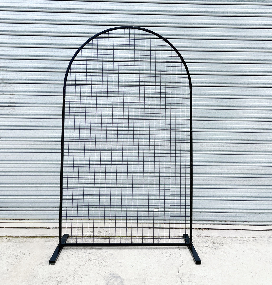 Black Mesh Arch Backdrop – Top Party Supplies, Hoppers Crossing ...