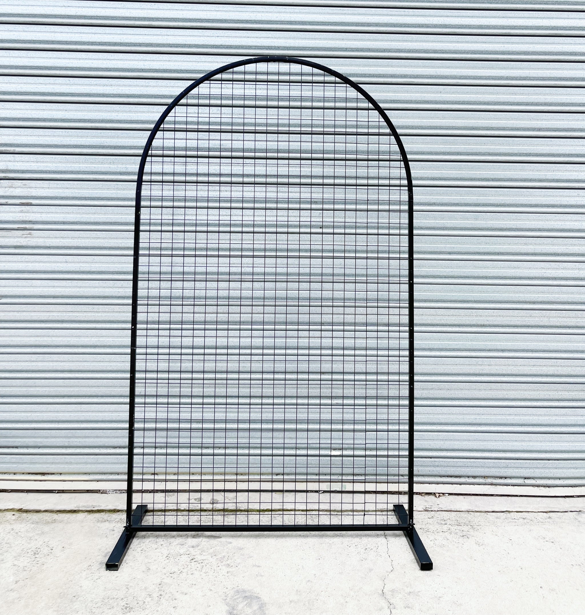 Black Mesh Arch Backdrop – Top Party Supplies, Hoppers Crossing ...